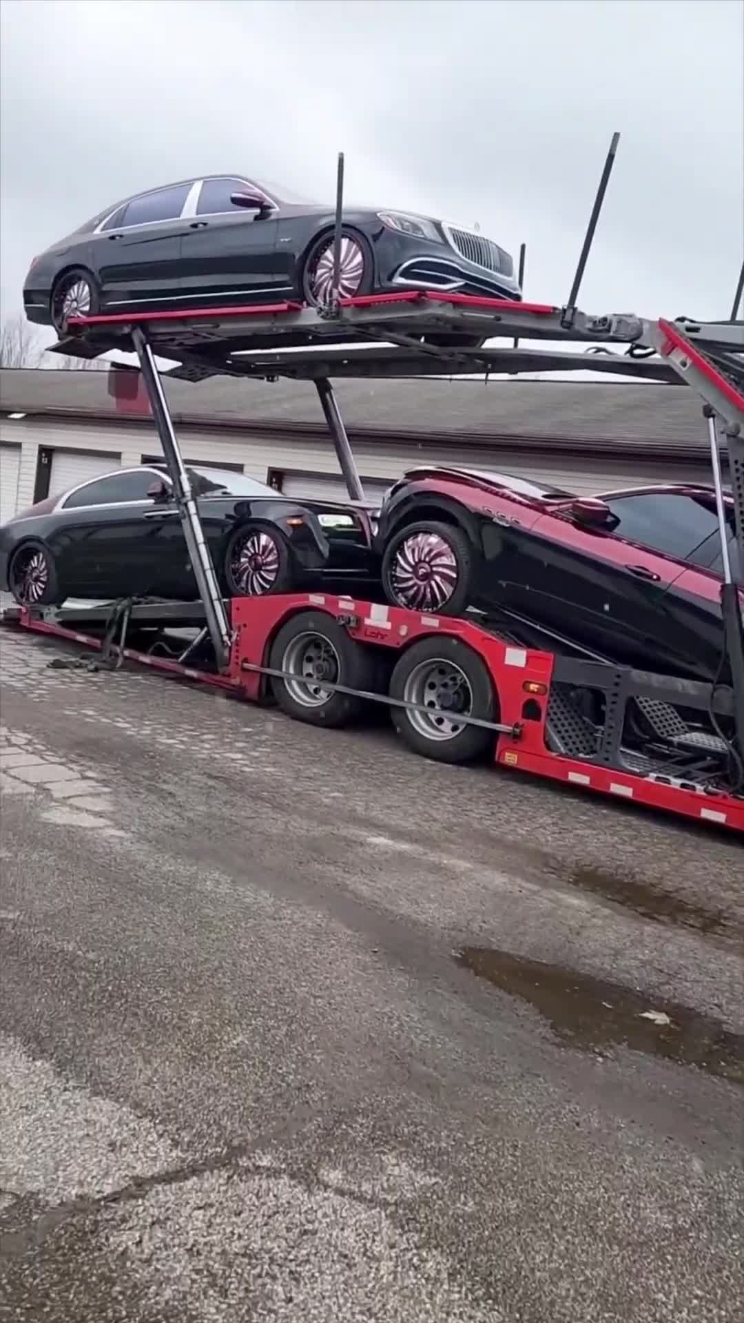 MaybachMarcus custom car fleet on the way to Florida Classic