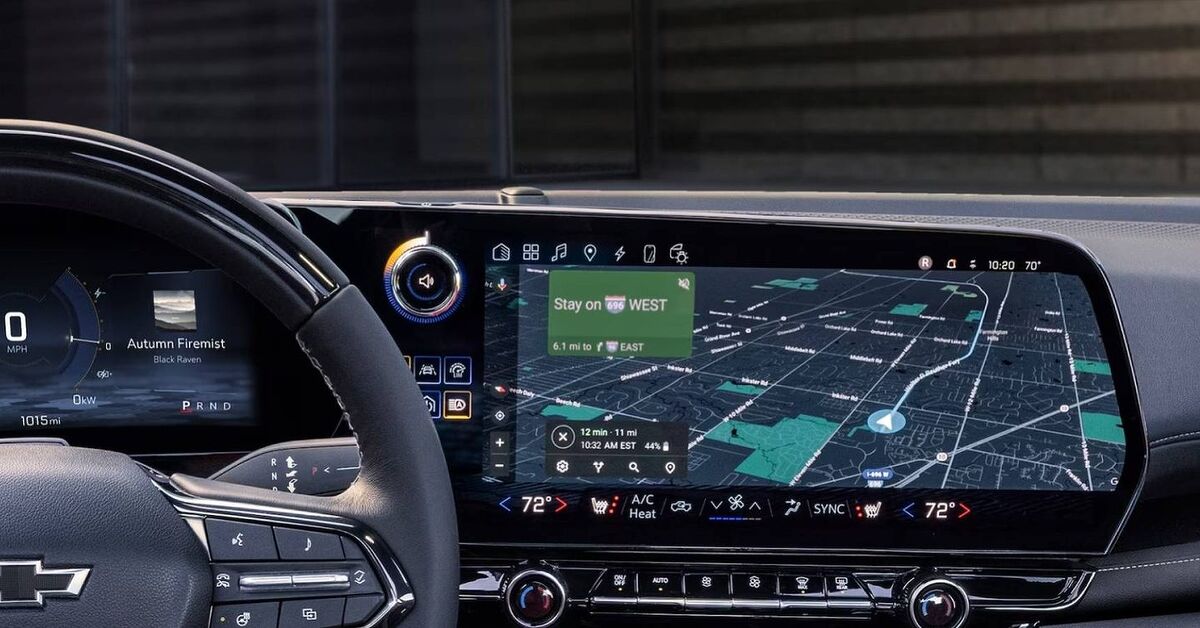 GM Ditches Apple CarPlay and Android Auto Functionality For All Cars