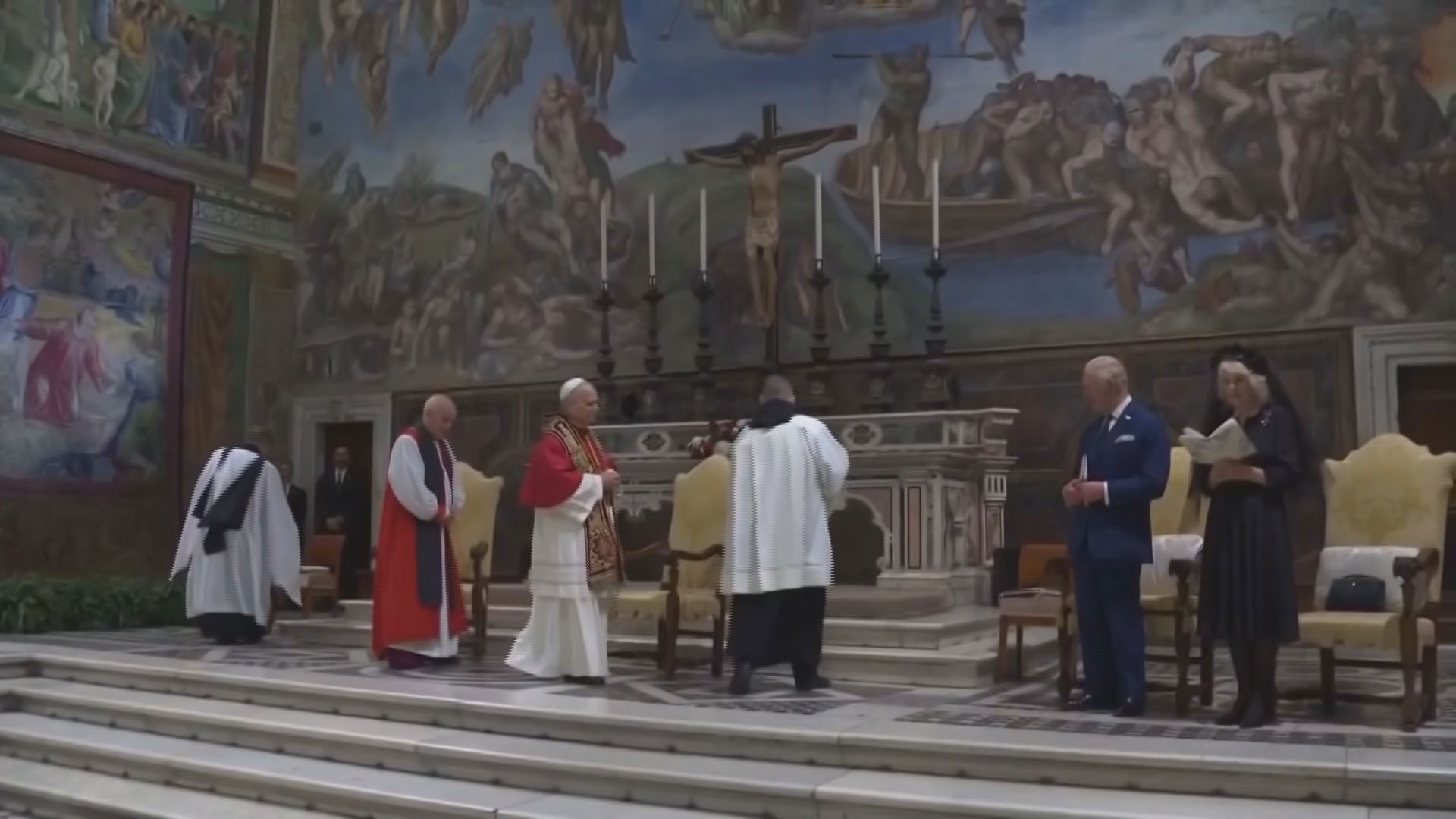 King Charles and Pope Leo pray together in groundbreaking moment
