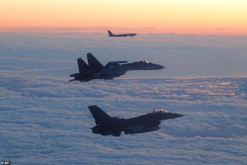 Putin issues warning over US Tomahawk missiles