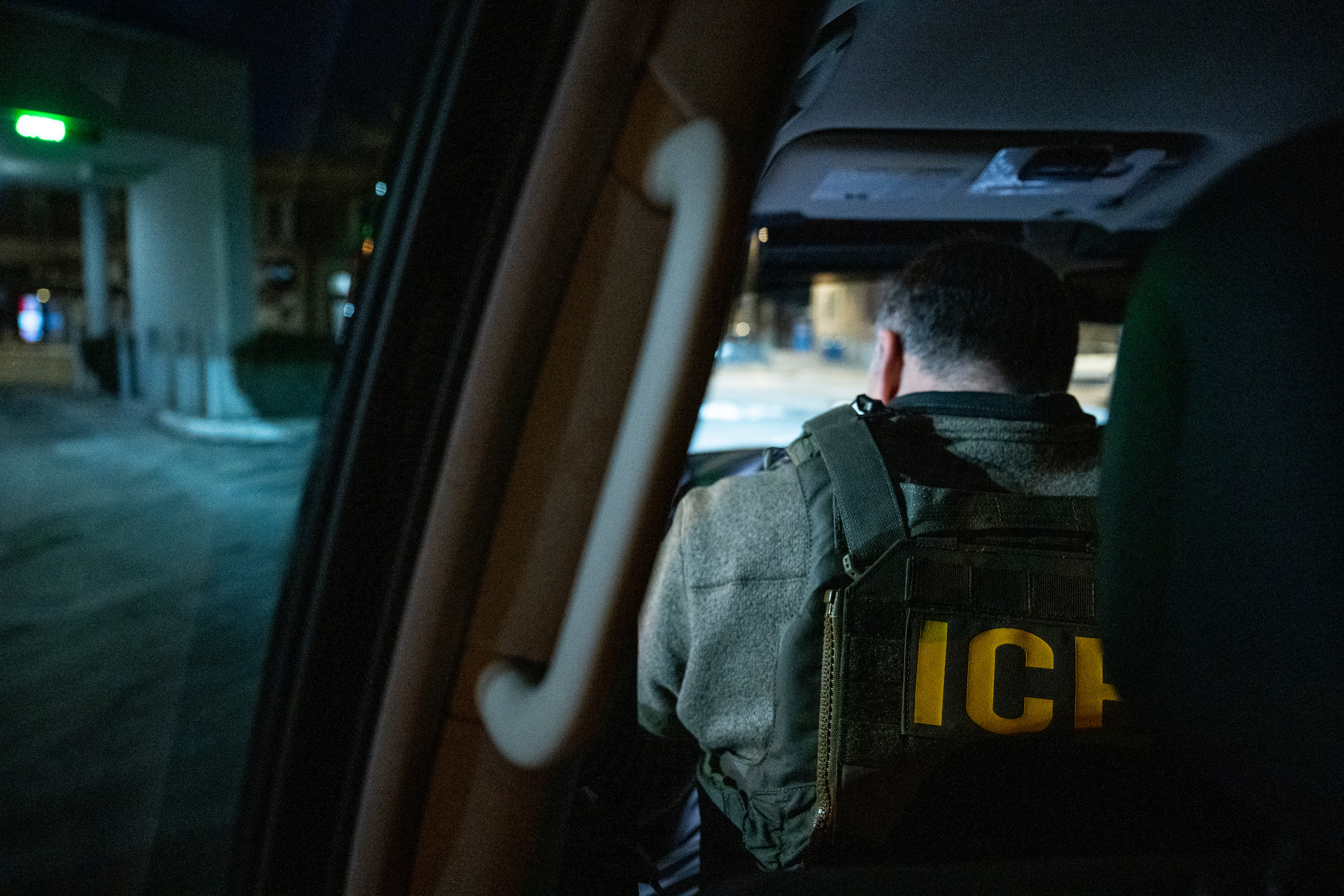 Giannoulias warns ICE after reports of agents illegally swapping ...