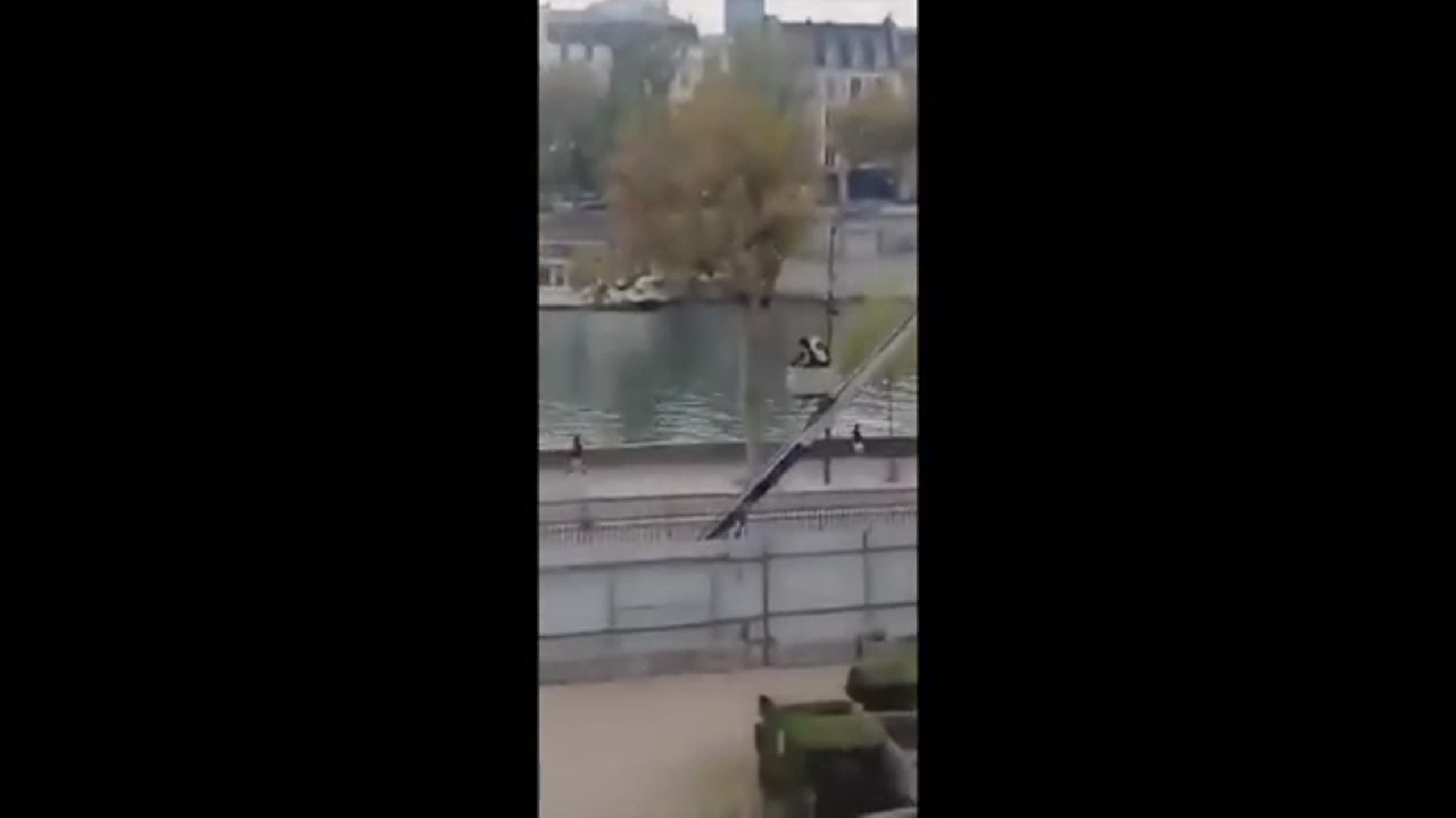 Heist Suspects Seen Escaping Louvre With Stolen Crown Jewels