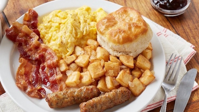 The Popular 75-Year-Old Breakfast Chain That Still Exists In 16 States