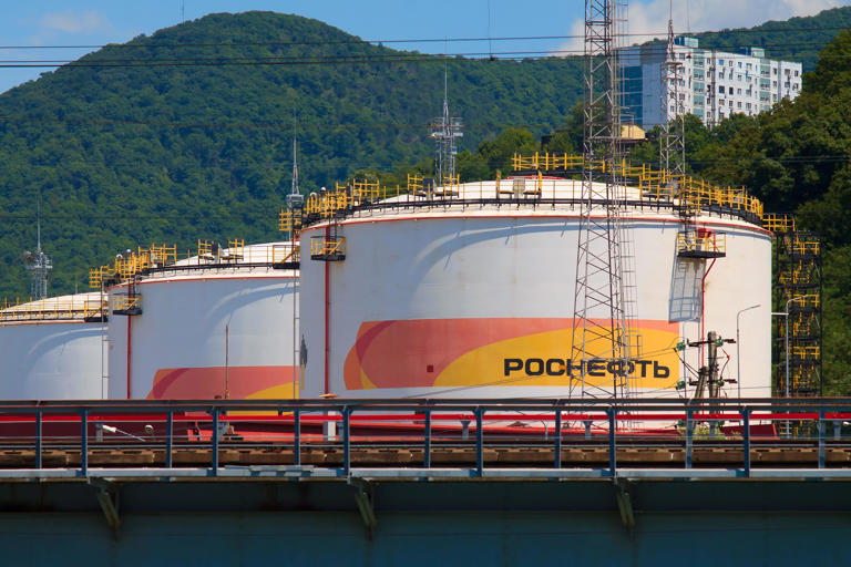 US and EU target Russian oil companies funding the war in Ukraine