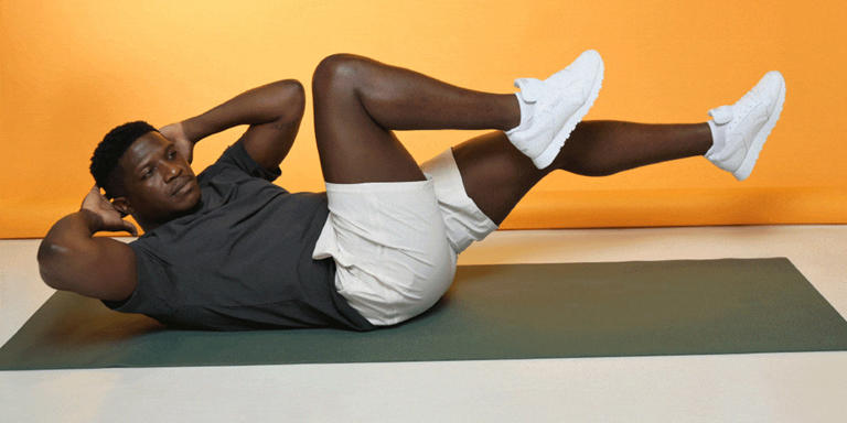 Ditch Standard Crunches and Try This 1 Variation For a Better Core Workout