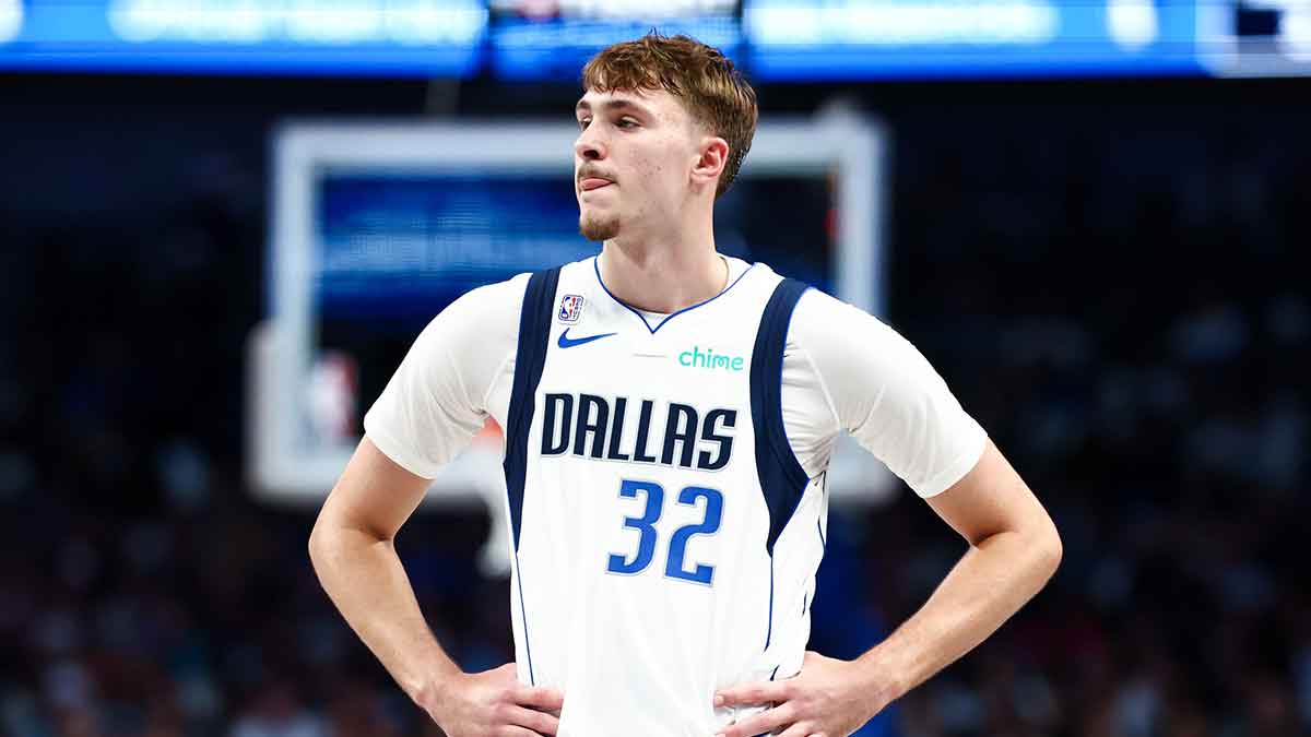 Mavericks’ Cooper Flagg takes time to make kid’s night despite awful ...
