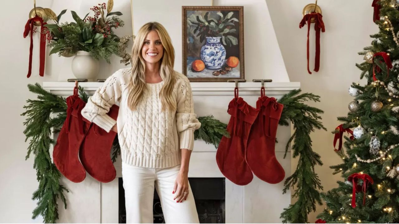 Shea McGee Just Put a Christmas Tree in Her Entryway – This Goodbye to ...