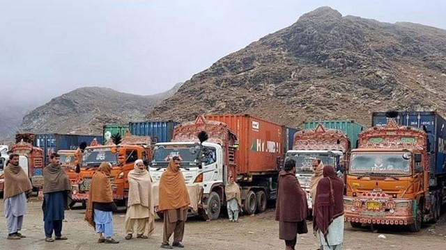Pakistan restores Afghan transit trade after 10-day suspensionPublished ...