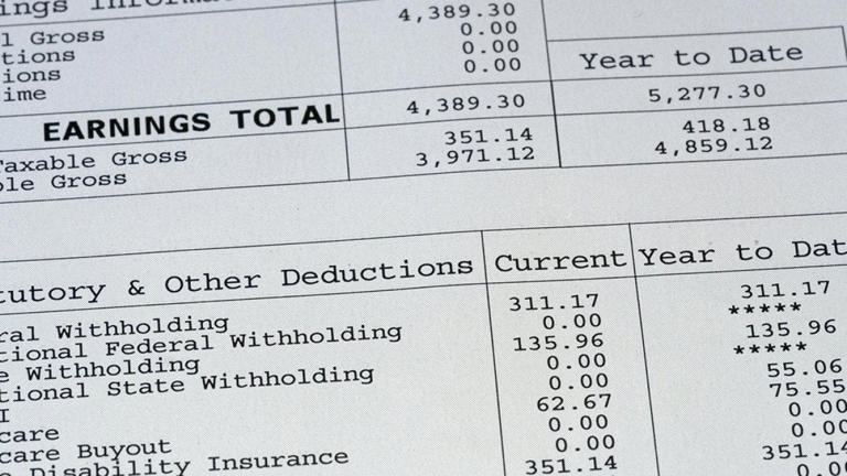 How to spot a fake pay stub