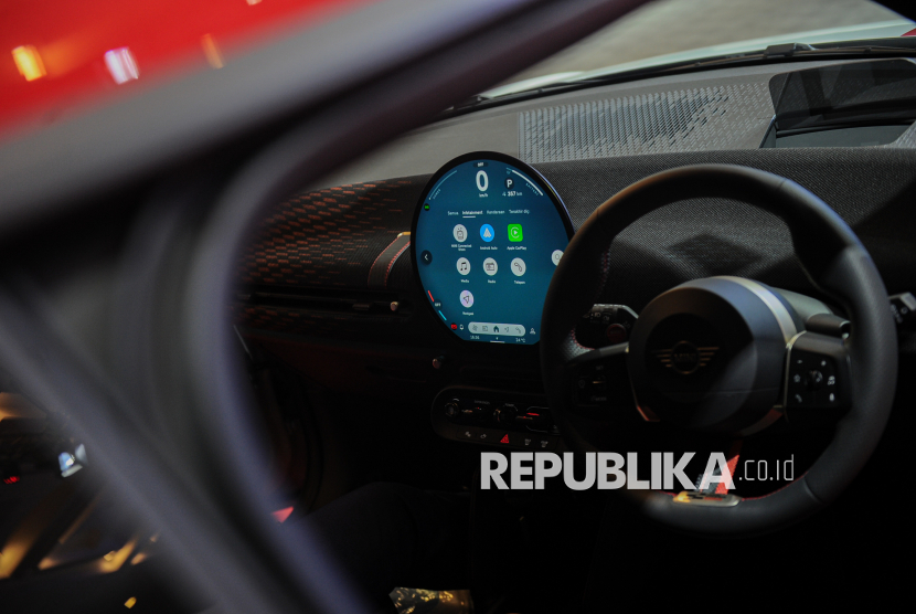 Jangan Sampai 'Lompat', Ini Tips Pakai Pedal Gas Mobil Listrik