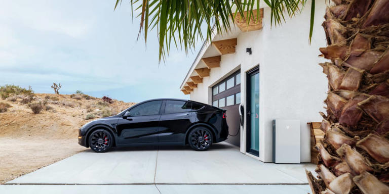 Ford looks to capitalize on AI, taking a page out of Tesla’s book