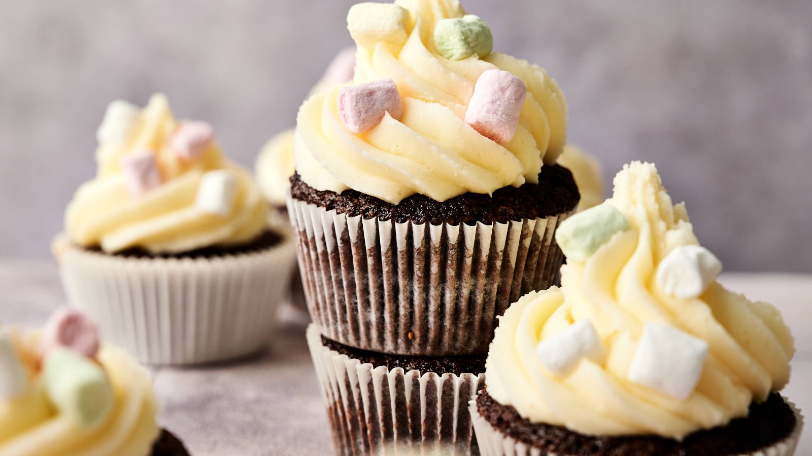 9 cupcake ideas people remember after a full week of holiday parties