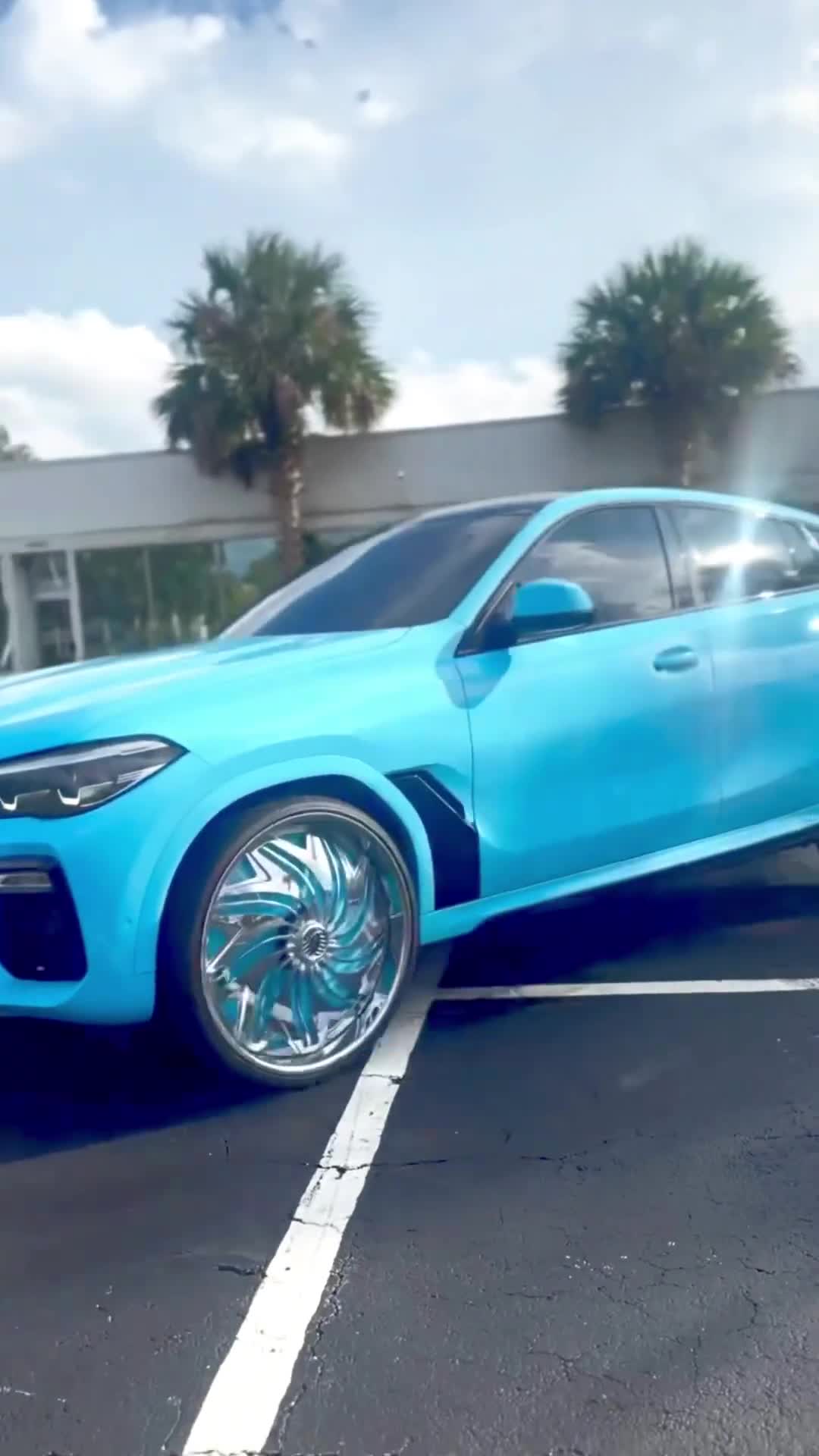 💎 BMW X6 on 26” DUB skates