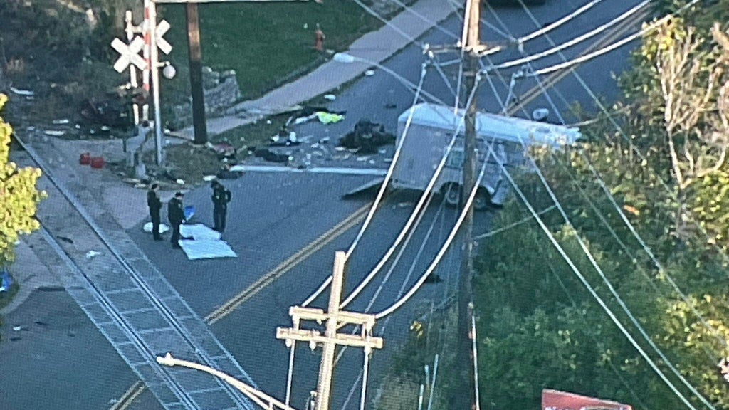 Truck driver had little warning before deadly freight train crash in ...