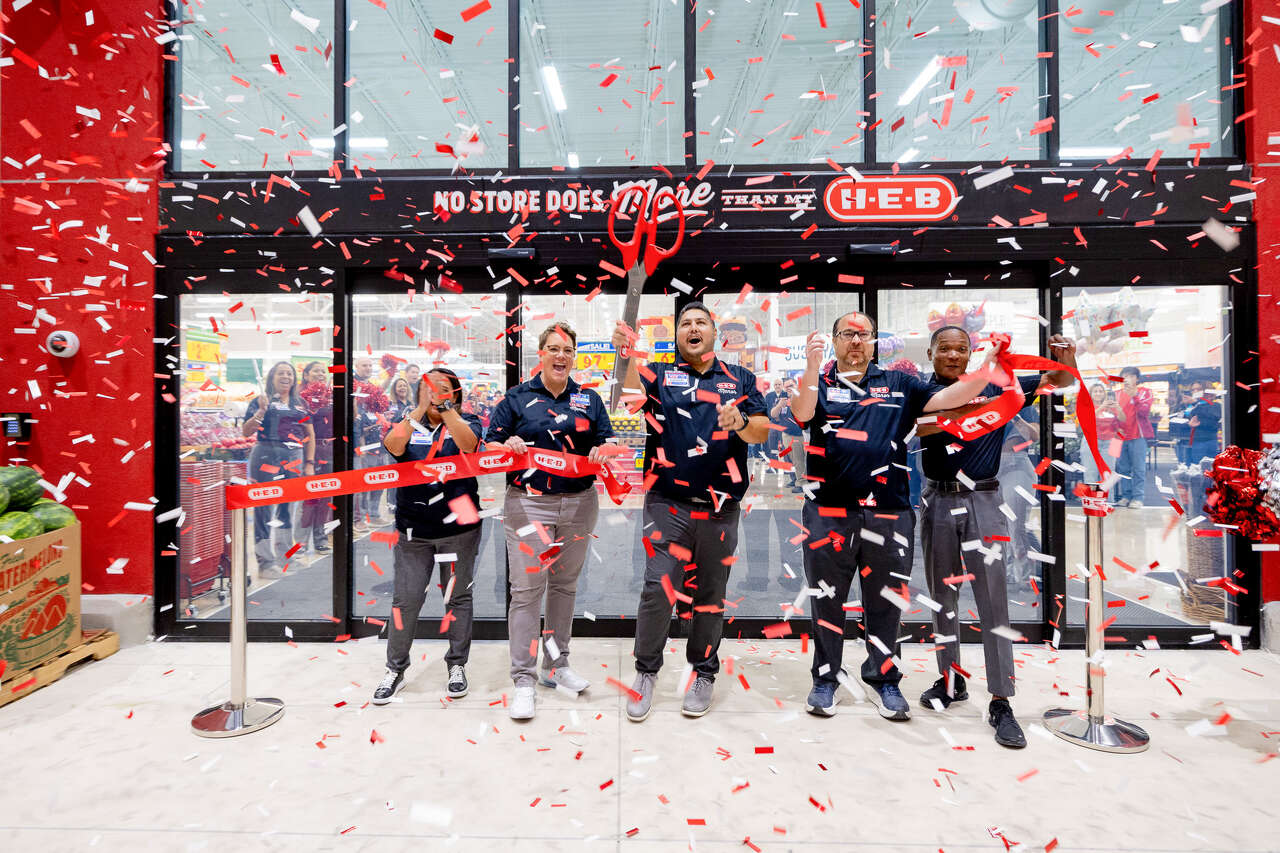 H-E-B is opening 8 new Texas stores in 2026 - but its German rival is ...