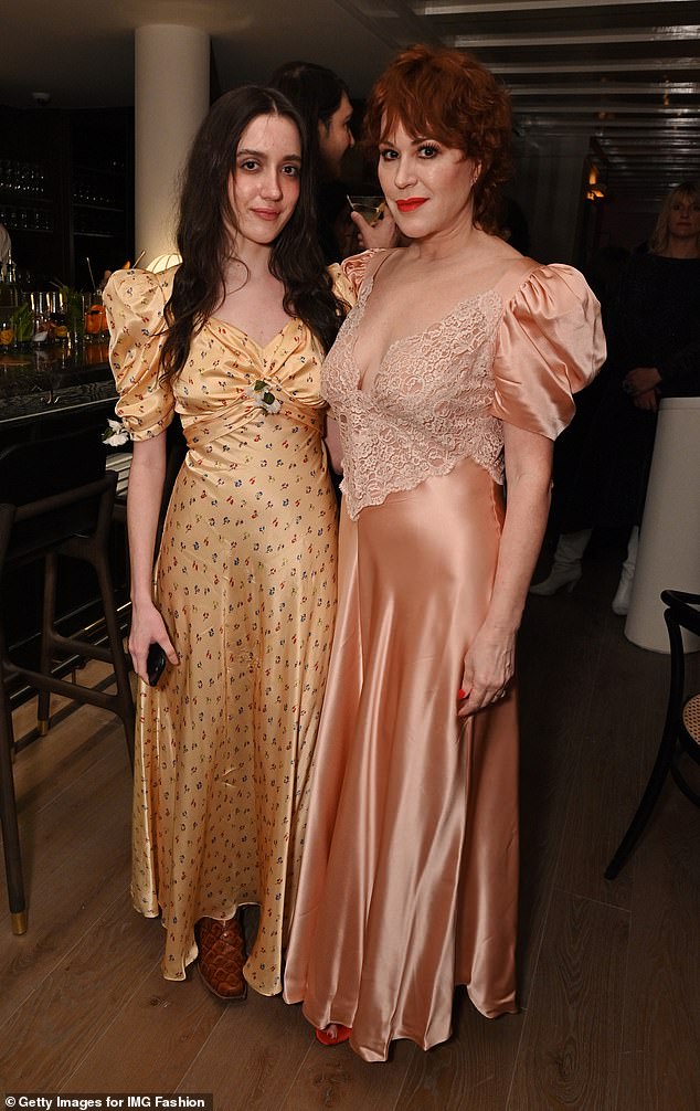 Inside the very glamorous life of Molly Ringwald's nepo baby daughter ...