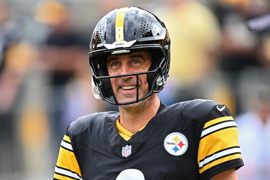 The Incredibly Rare NFL Record Aaron Rodgers Could Reach if Steelers ...