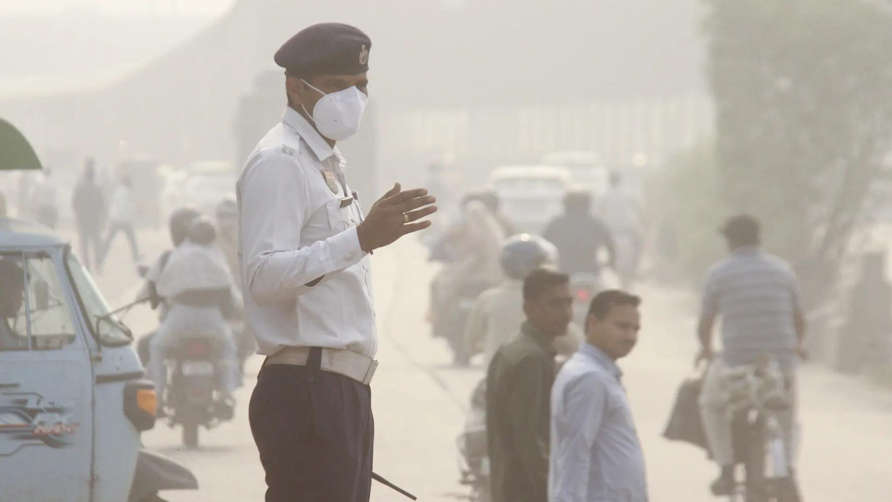 Delhi air pollution: CM says artificial rains for relief soon; depends ...