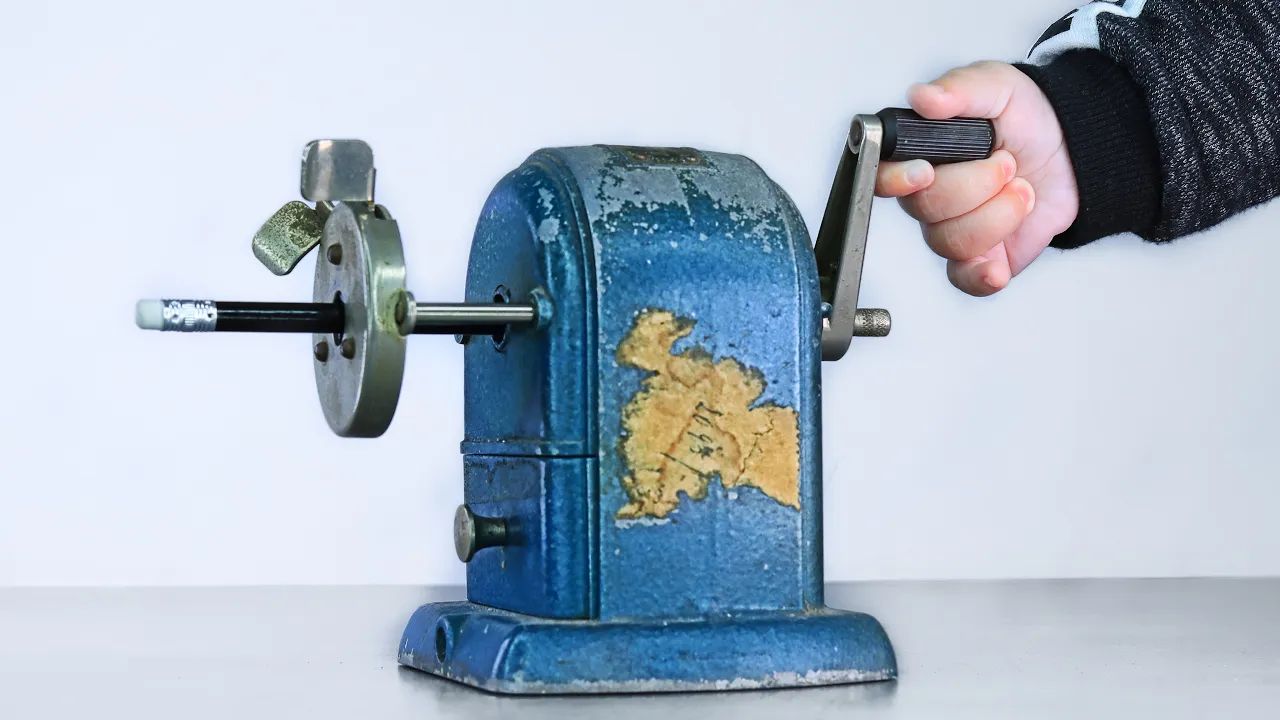 Restoring a 1950s German pencil sharpener