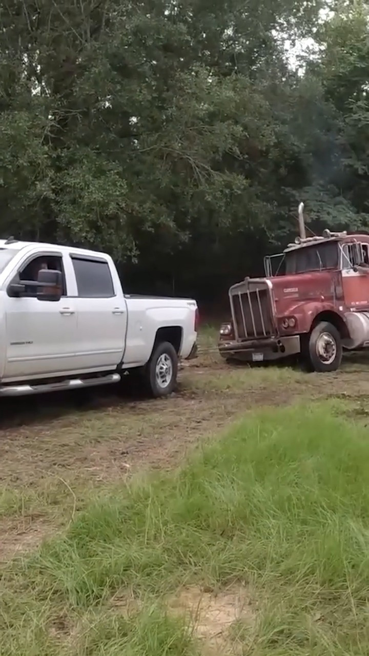 Wiley’s Silverado vs. KW W900