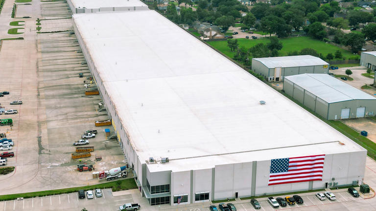 Apple building American-made AI servers ahead of schedule in new ...