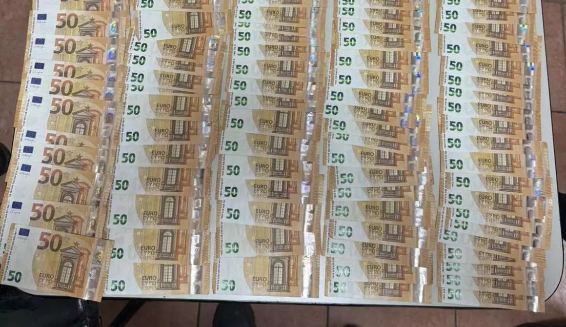 Λέσβος: 13χρονος έκλεψε 7.000 ευρώ από τη γιαγιά του που νοσηλευόταν ...