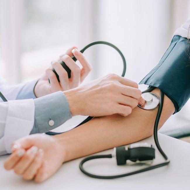 7 daily habits that slowly damage your kidneys