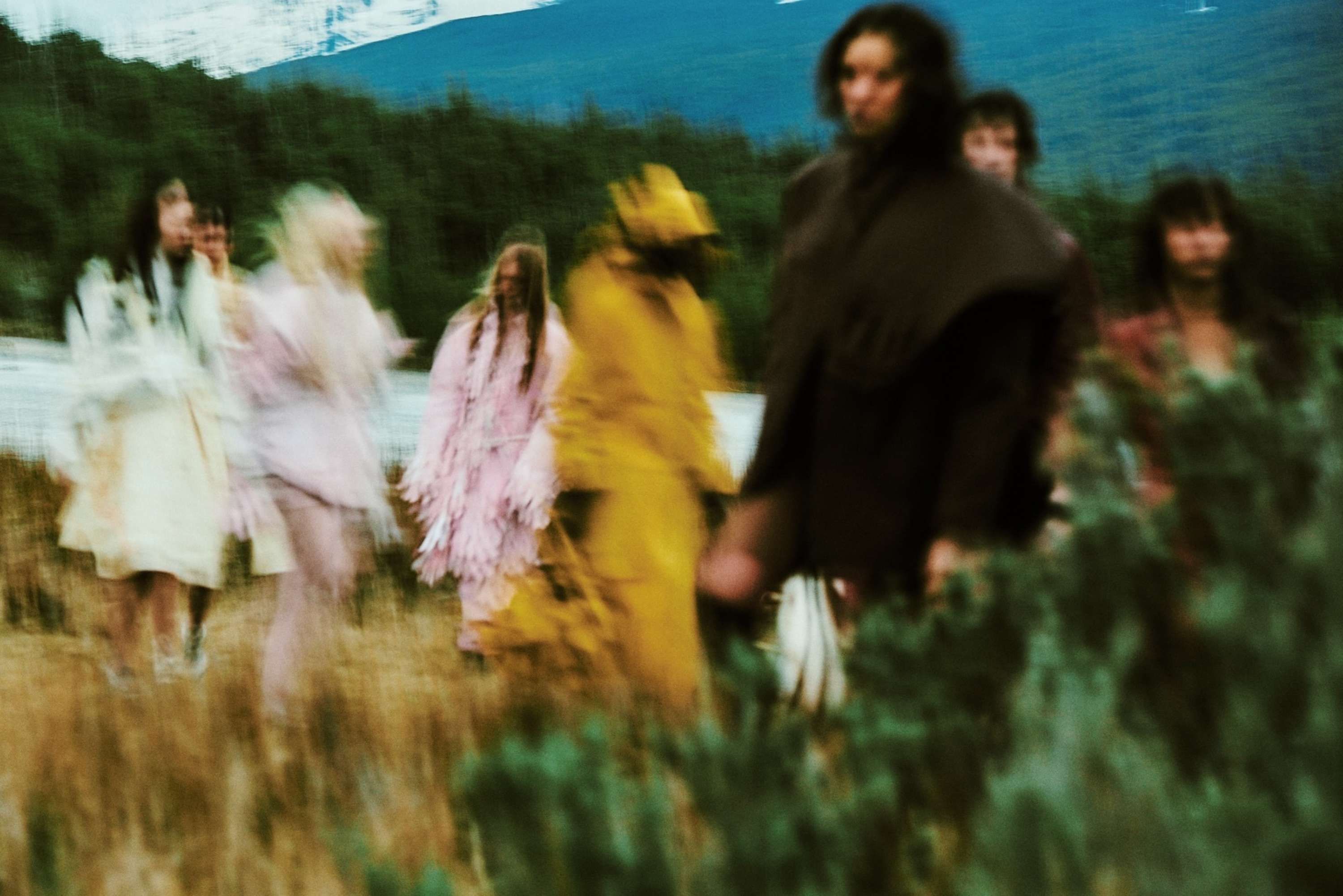 “Fin del mundo. Principio de todo”: Esta colección amplifica su ...