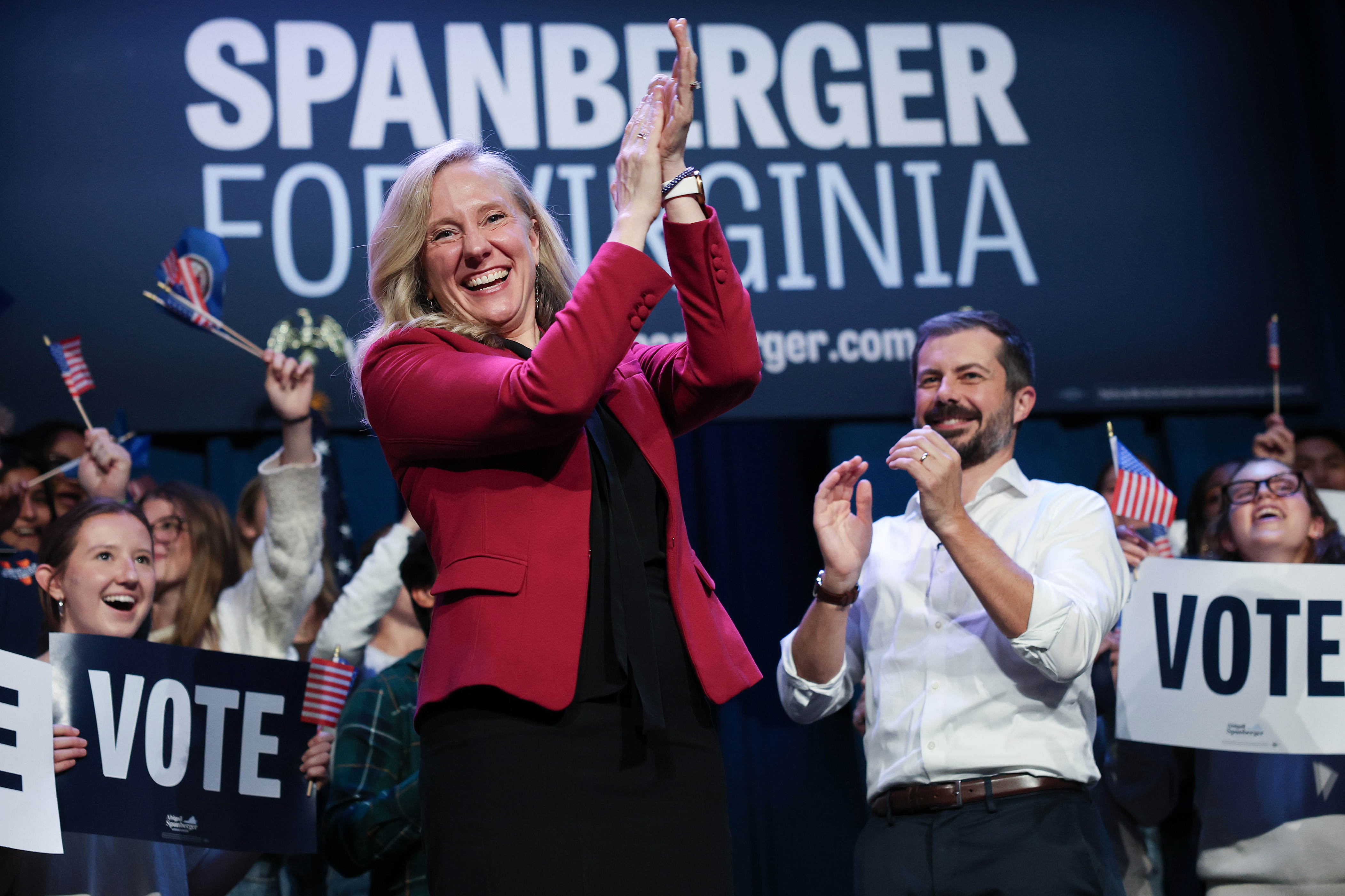 New poll shows Spanberger up nearly 9 points over Earle-Sears in Virginia