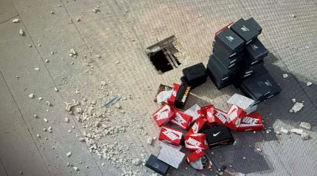 Rooftop Drop: Florida Thieves Drop In On Mall, Steal Hundreds Of Nikes ...