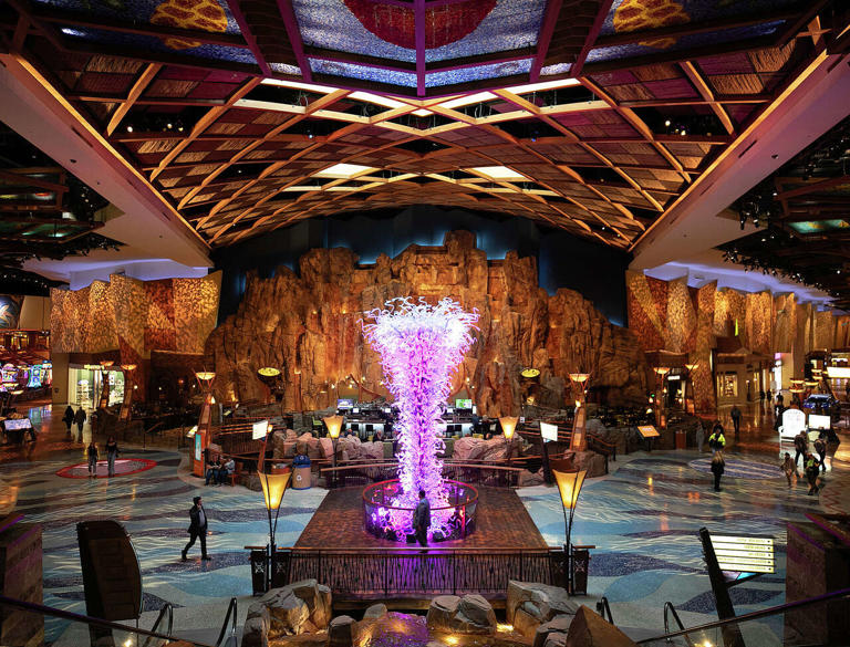 Mohegan Sun to open 'new dining concept' in place of recently closed ...
