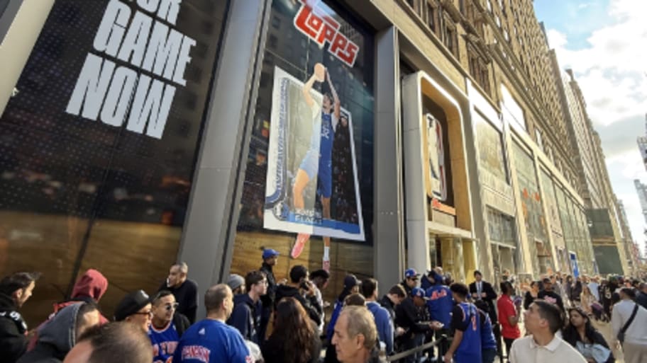 Topps Basketball’s Launch Turns Fifth Avenue Into a Hobby Frenzy
