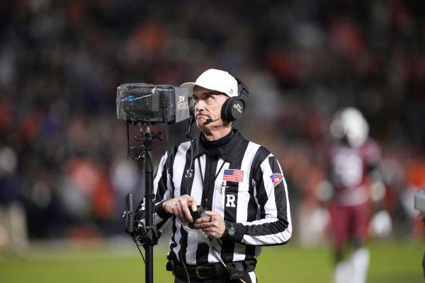 Sources: SEC suspends referee in wake of Georgia-Auburn game