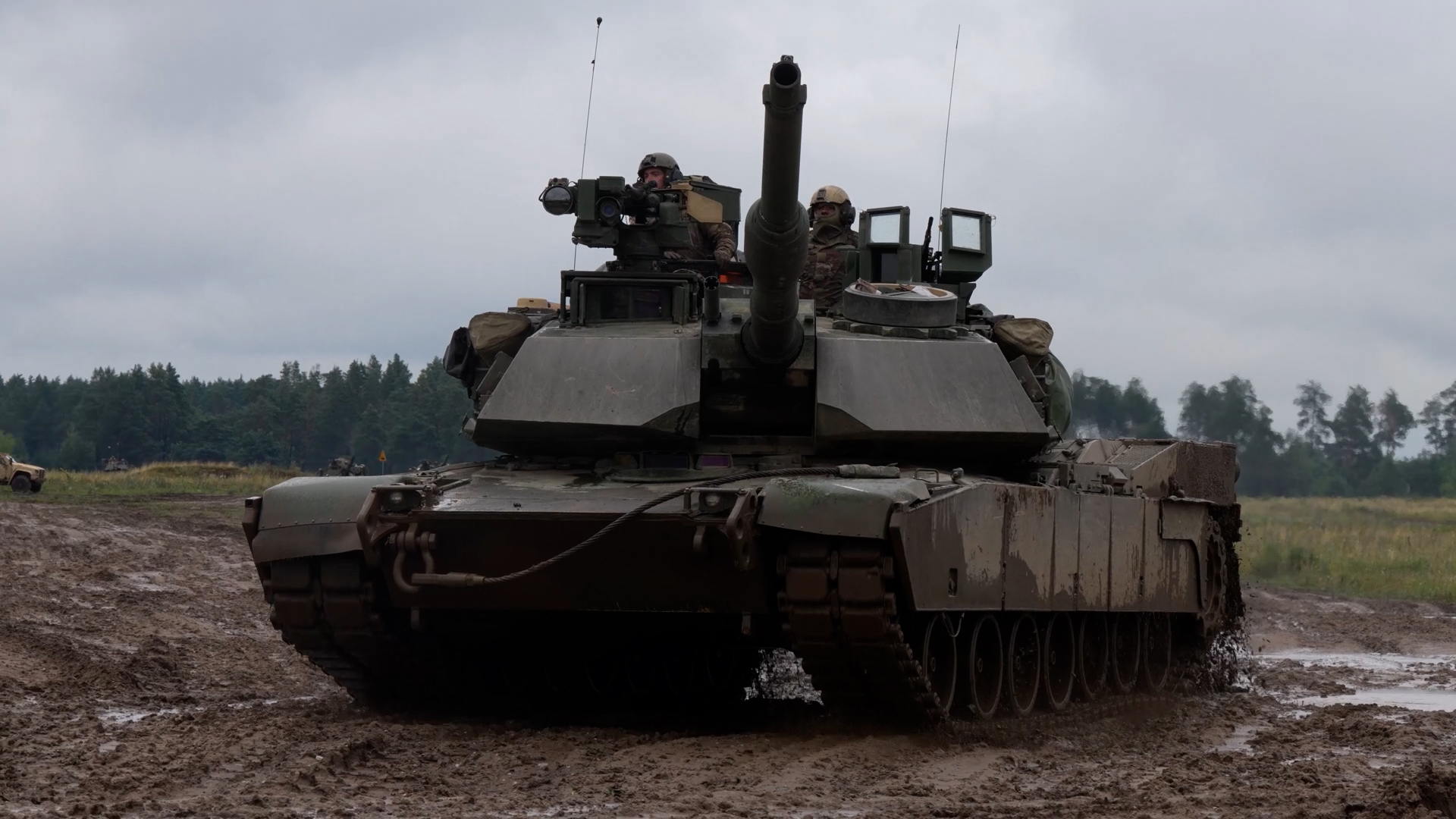 US and NATO Rolls Out Heavy Armour for Live-Fire Exercise