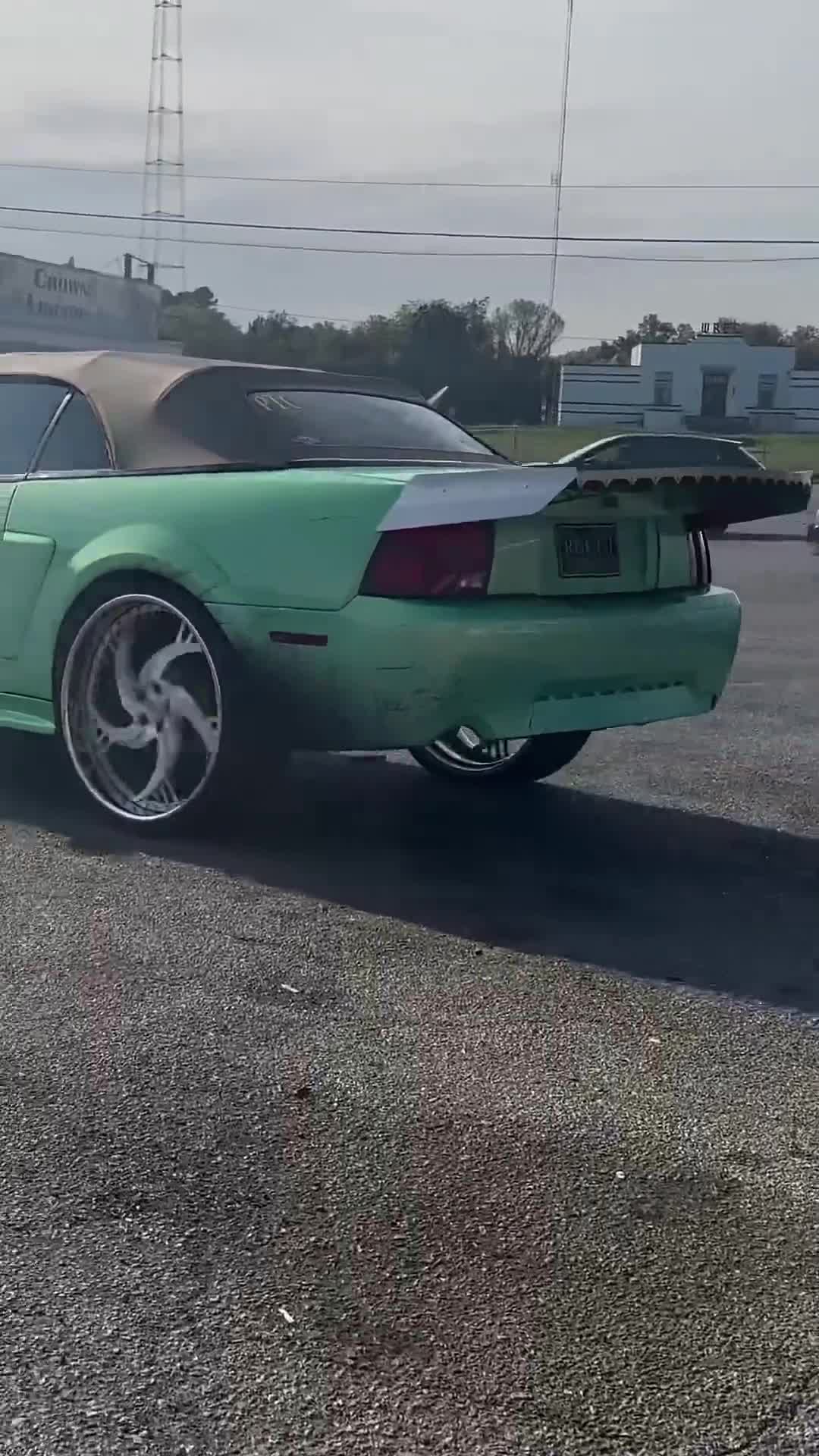 Ford Mustang Vert Racecar on 24’s Burning Out