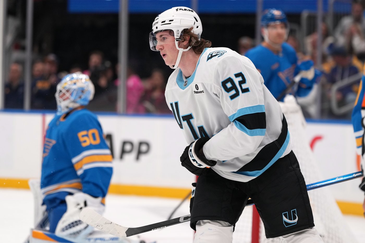 Logan Cooley has natural hat trick in 1st period, Mammoth hold off ...