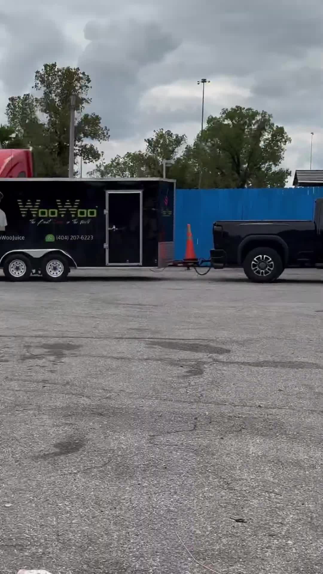 Chevy Camaro on 24’s Pullin up