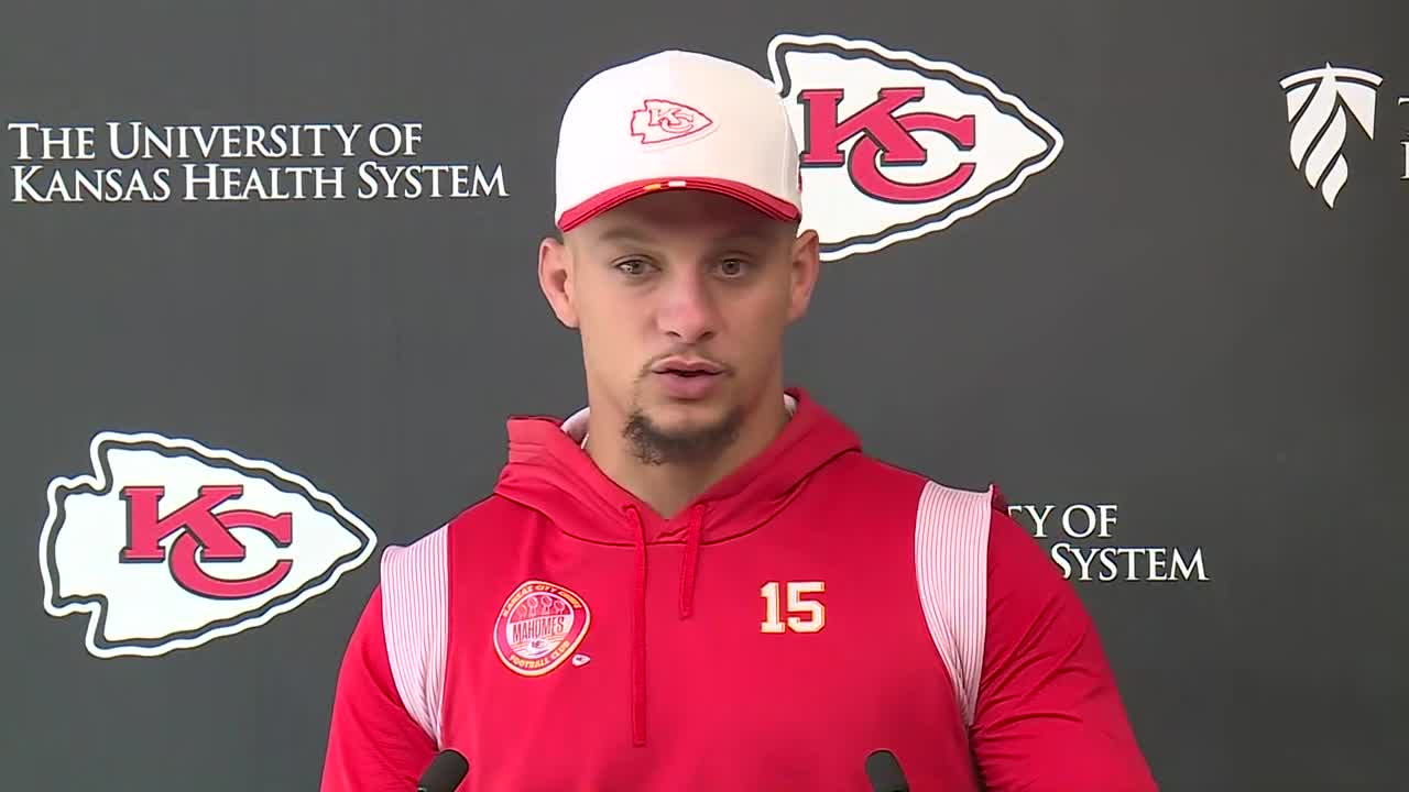 Patrick Mahomes on playing for former Texas Tech head coach Kliff ...