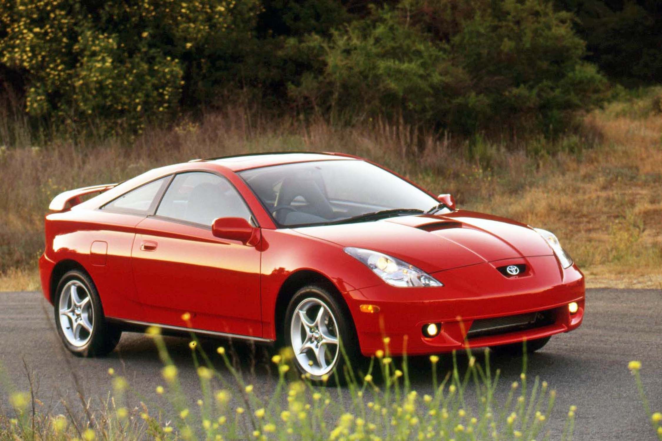 View Photos of the 2000 Toyota Celica GT-S