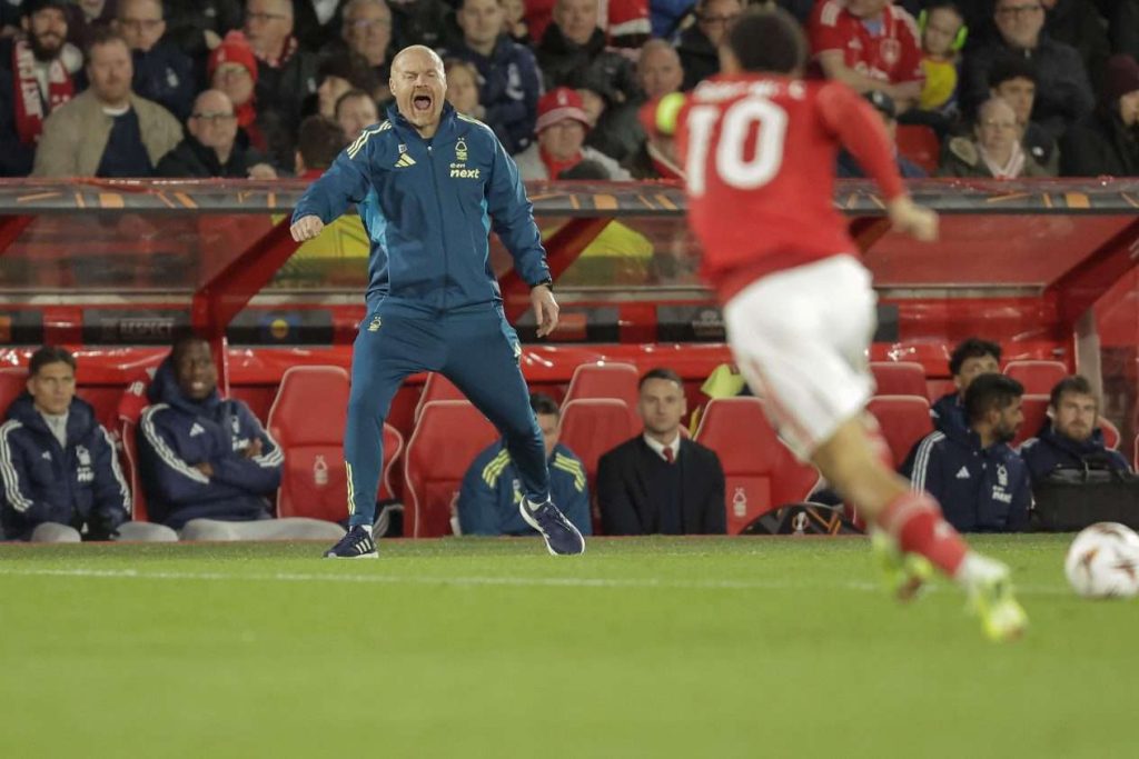 Sean Dyche latasi suorat sanat tuomaritoiminnasta: "Olen täysin ymmälläni"