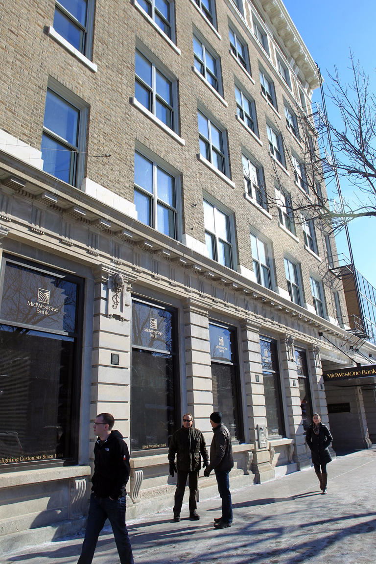 Wisconsin bank to buy Iowa City's MidWestOne Bank in 'transformational ...