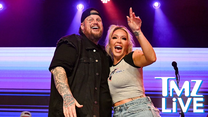 Bunnie XO Claps Back at Hater's Comment on Jelly Roll Cheating Revelation