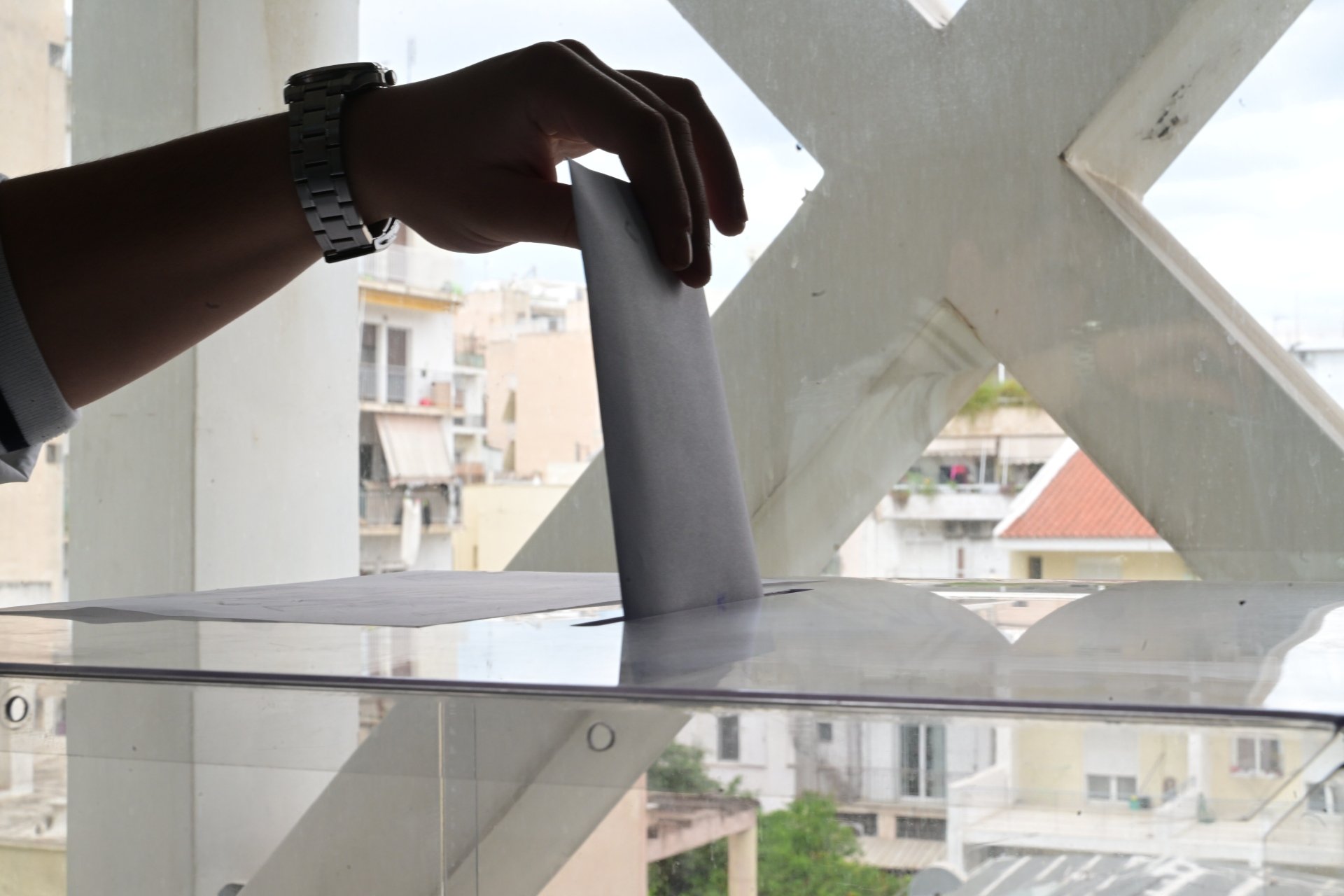 Δημοσκόπηση Pulse: Μάστιγα η ακρίβεια για τους πολίτες – Τι λένε για ...