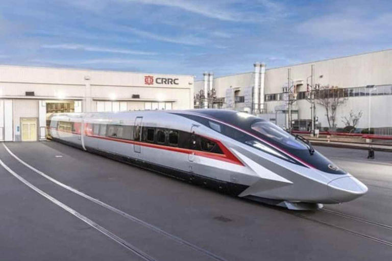 Le train à grande vitesse CR450 de Chine atteint 453 km/h lors des tests