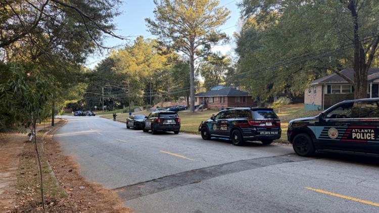 Suspect runs from scene after shooting at southeast Atlanta apartment ...