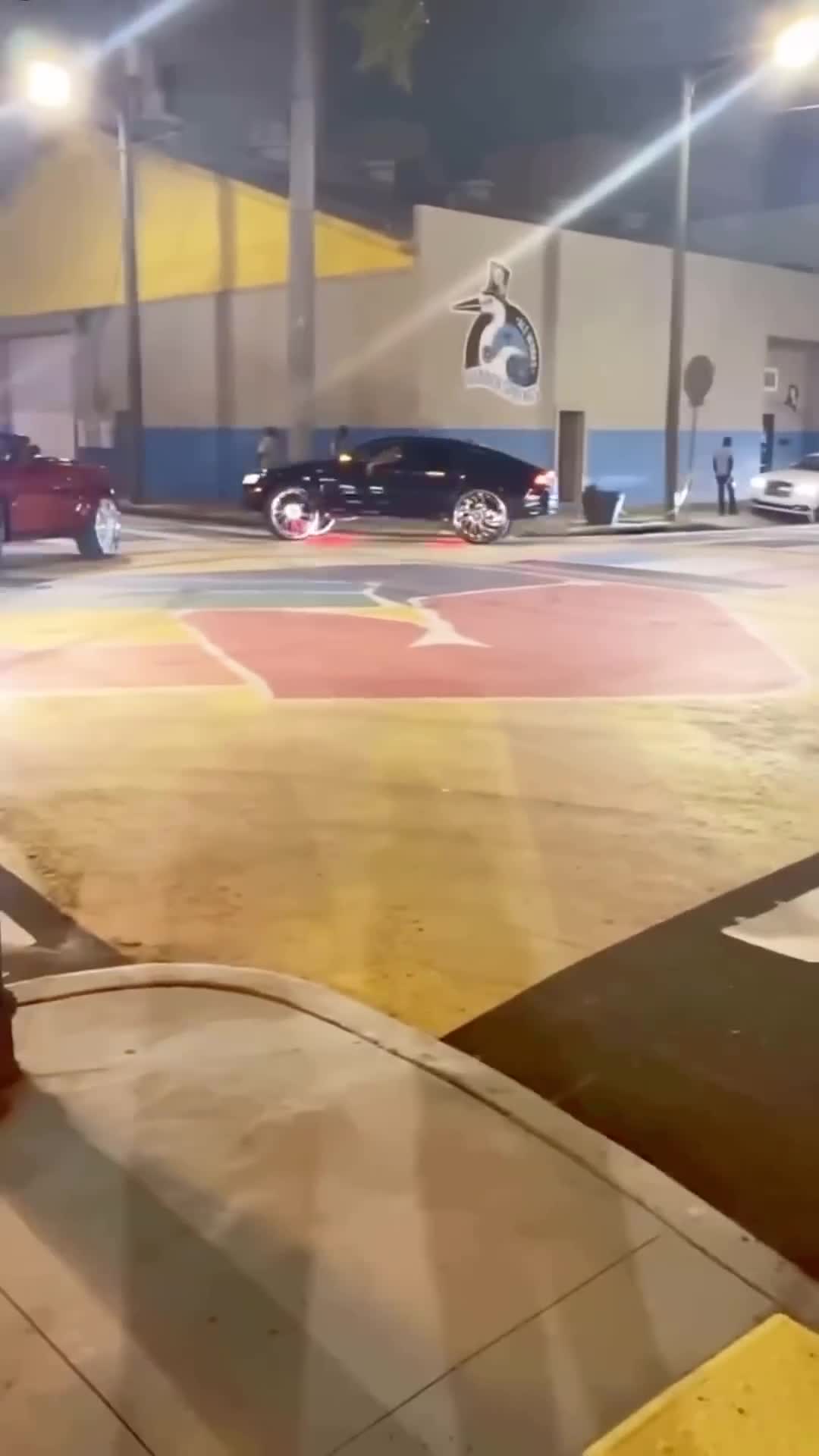 Mustang Vert on 26’s and A7 Audi on 28’s Floaters Doin Circles at the light