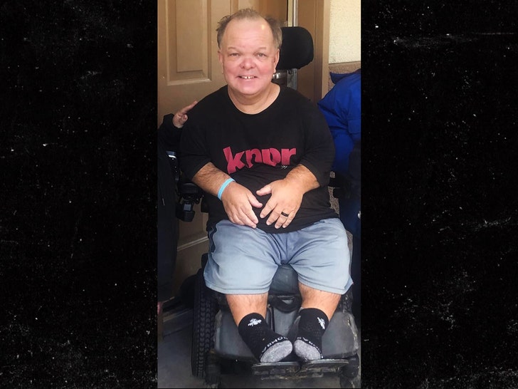 Dwarf Influencer Applies for Restraining Order, Says She's Being ...