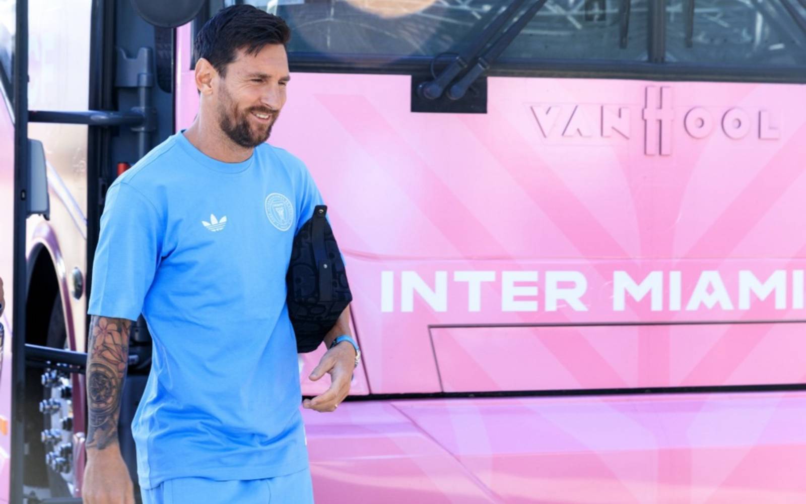 Messi signs new Inter Miami contract through 2028
