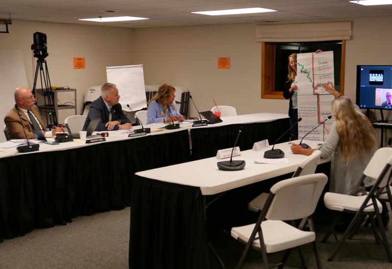 Wyoming lawmakers hit pause on redrawing voting maps