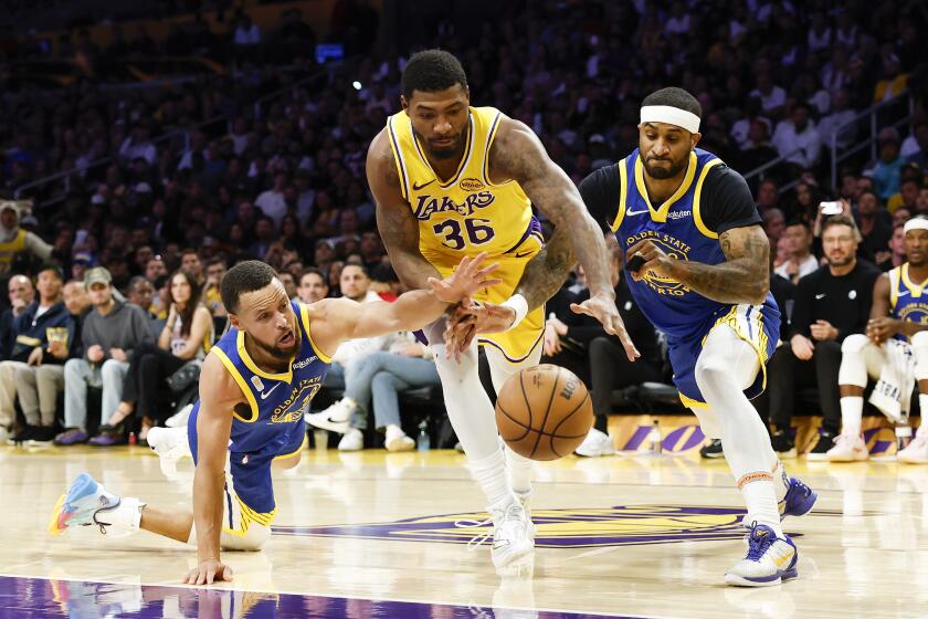 Marcus Smart setting the tone for the Lakers' physical play